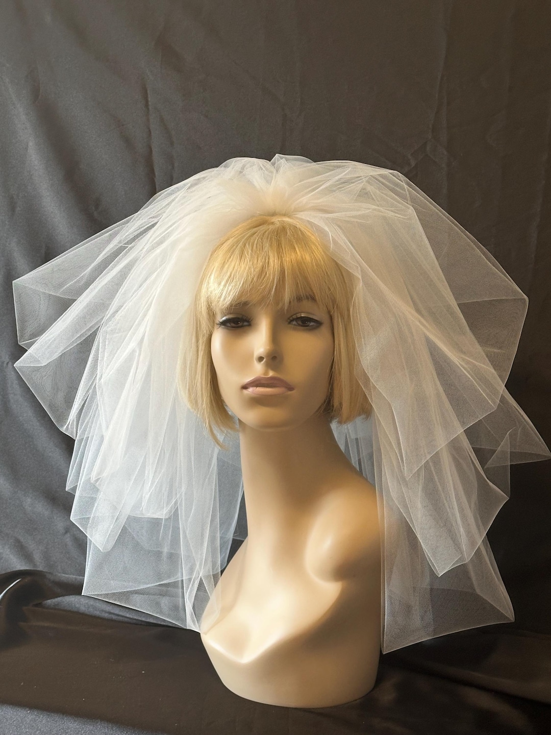 60s Inspired Short Bridal Veil: Diamond White Modern Wedding Headpiece ...