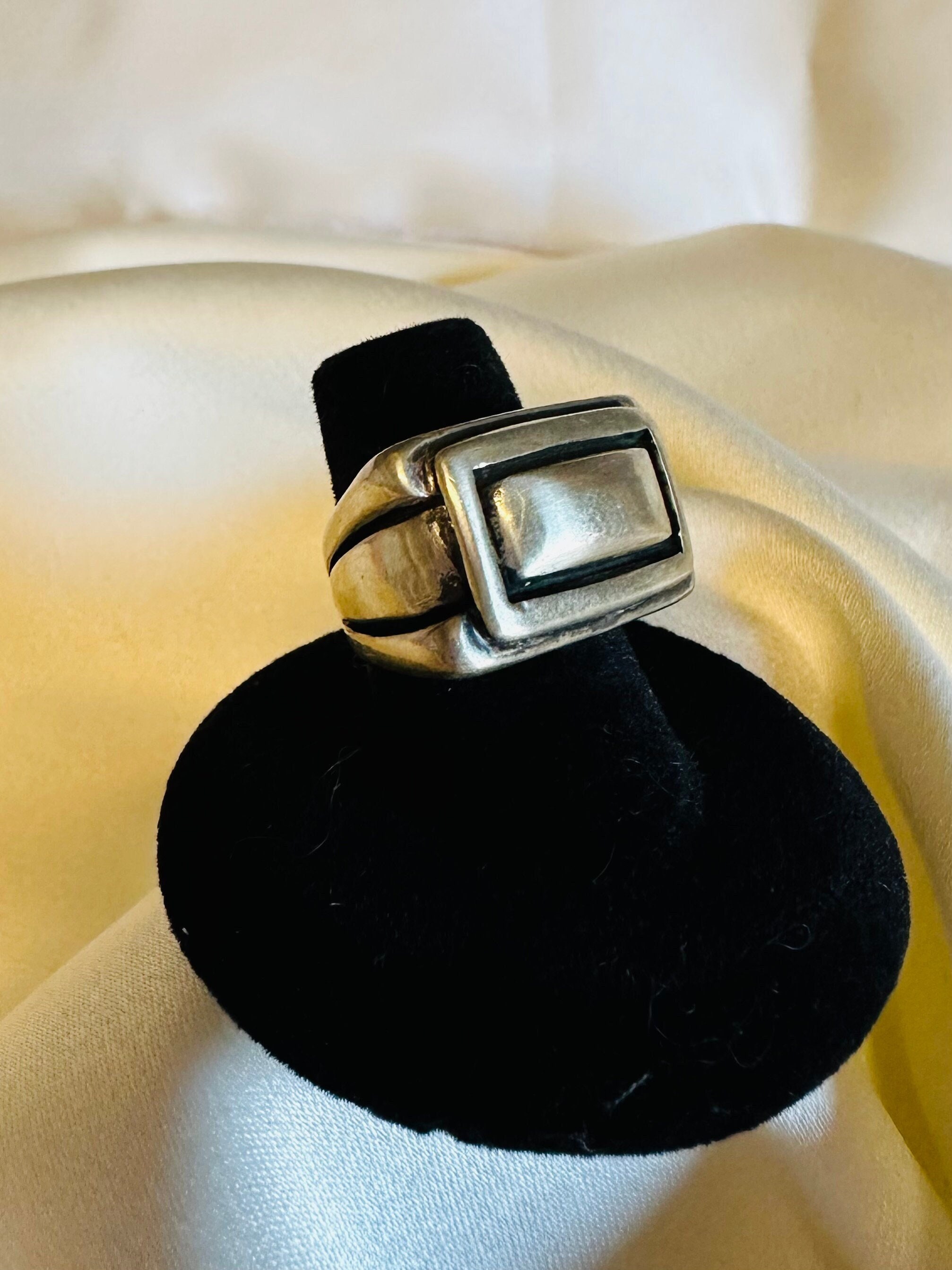 Simplicity and Elegance SS Finger Ring/minimalist Design With Catchy ...