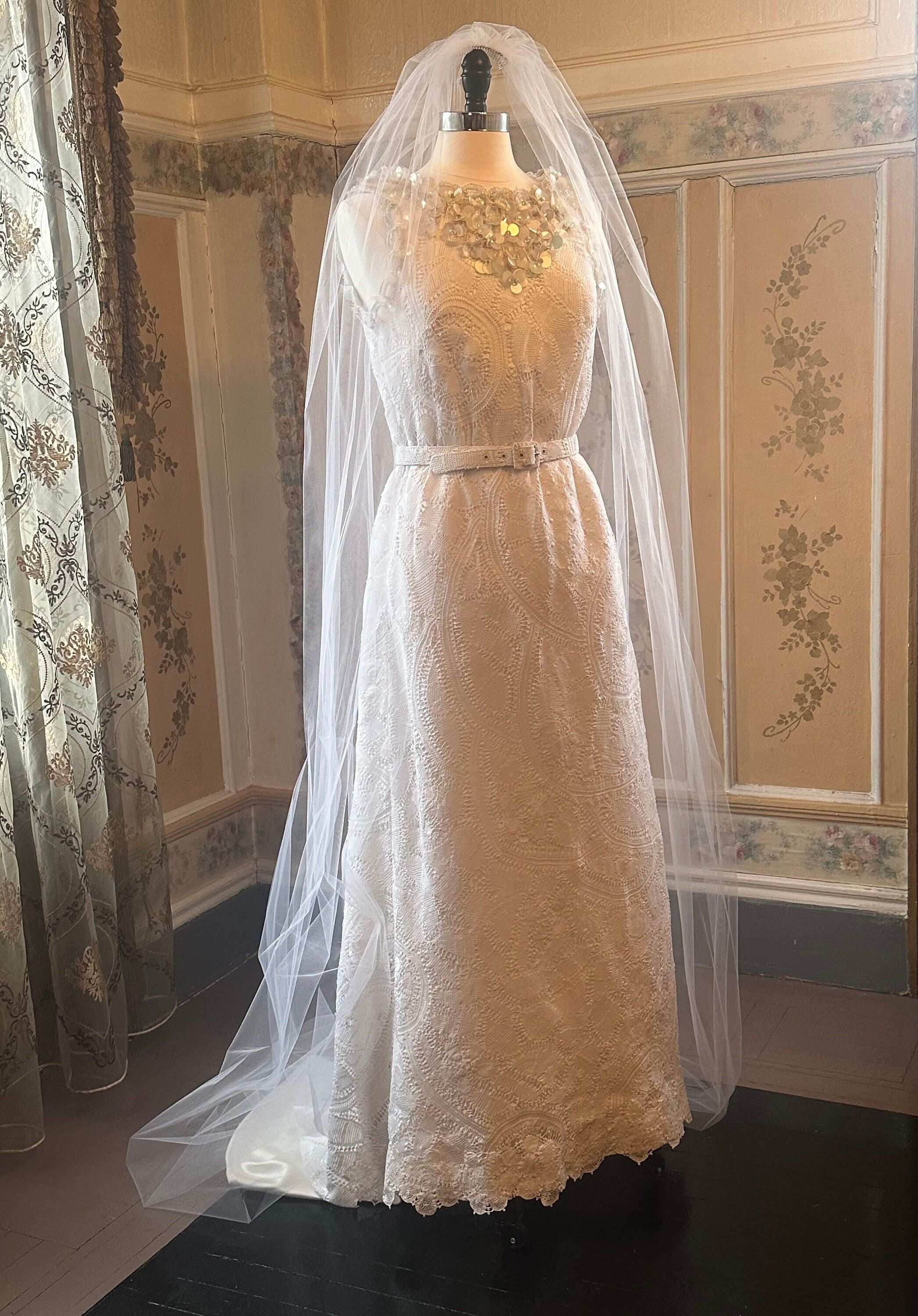Rare Bobbin Lace Wedding Gown Old Handcraft Technique White Lace A-line ...