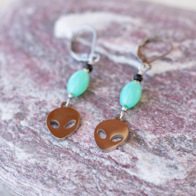 Alien Gift, Dangle Earring, Alien Jewelry, Black Light Glow in Dark, Uv ...