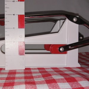 Ki Mee Kitchenware Unlimited Potato Chipper. With 2 Sizes of ...