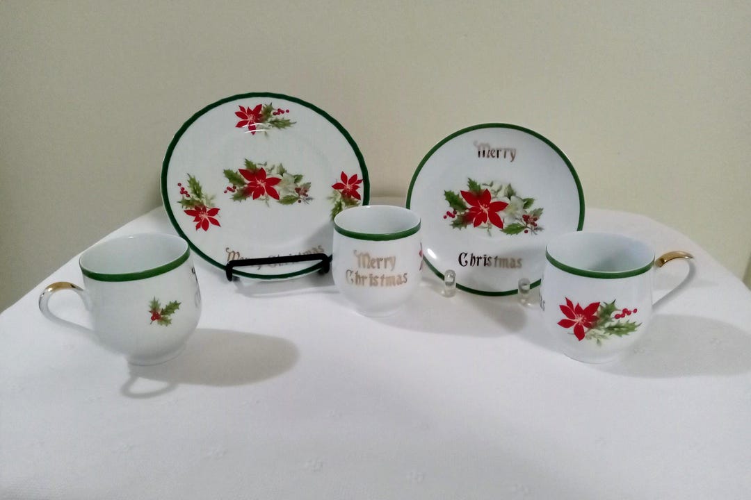18 Pcs. (50's-60's )norcrest Porcelain "merry Christmas" Pattern. 6 • 7 ...