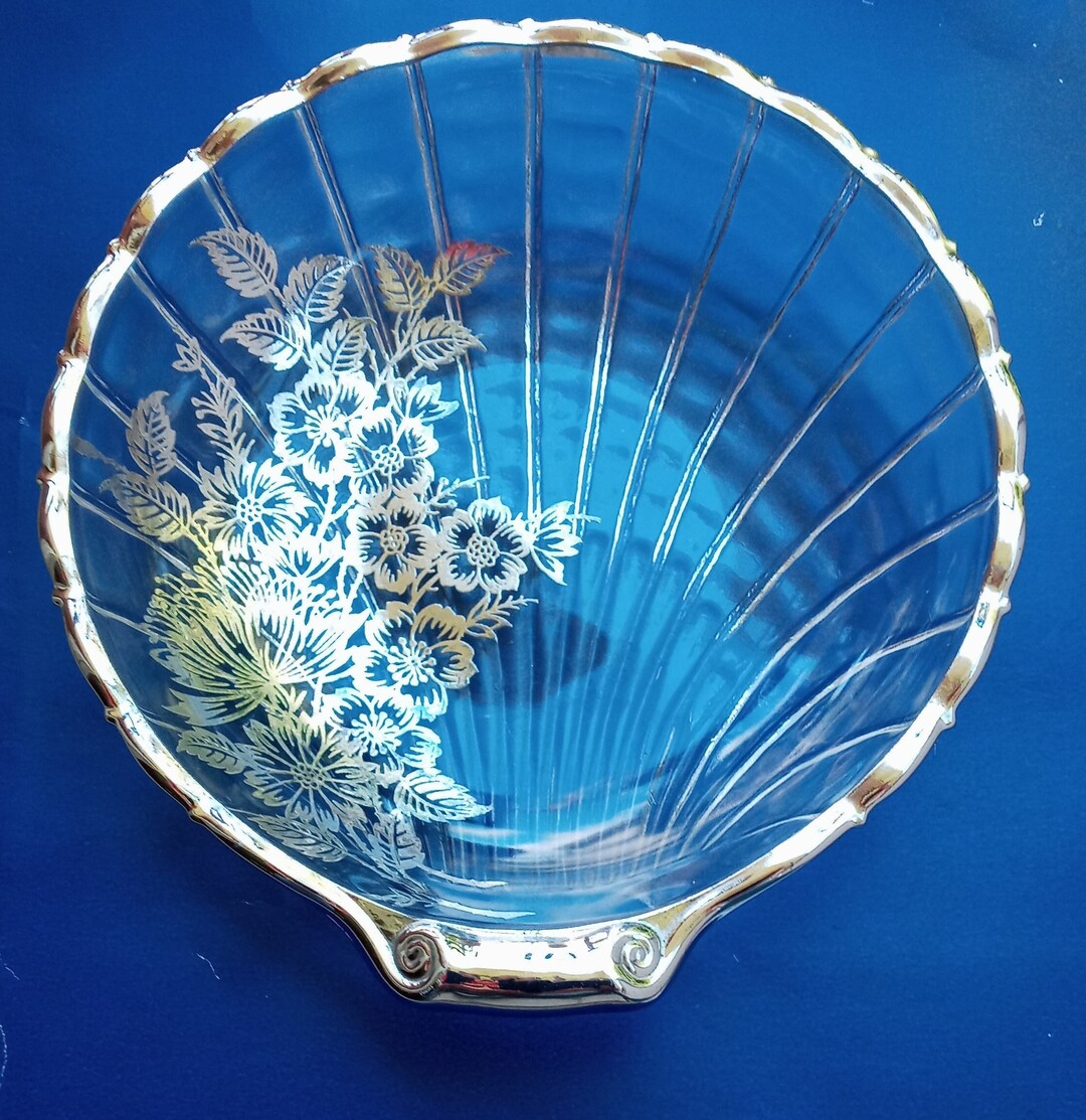 1940's Silver City Glass Company, Glass Shell Shaped Bowl With ...