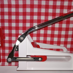 Ki Mee Kitchenware Unlimited Potato Chipper. With 2 Sizes of ...