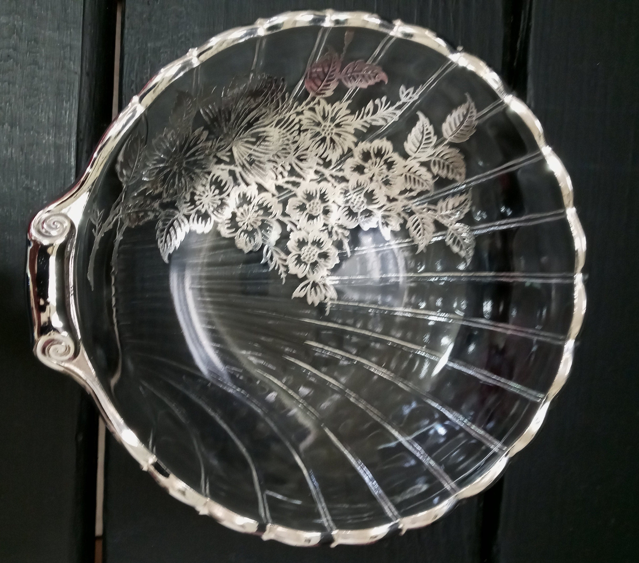 1940's Silver City Glass Company, Glass Shell Shaped Bowl With ...
