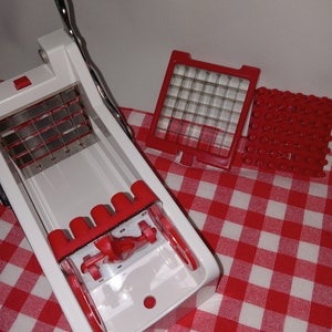 Ki Mee Kitchenware Unlimited Potato Chipper. With 2 Sizes of ...