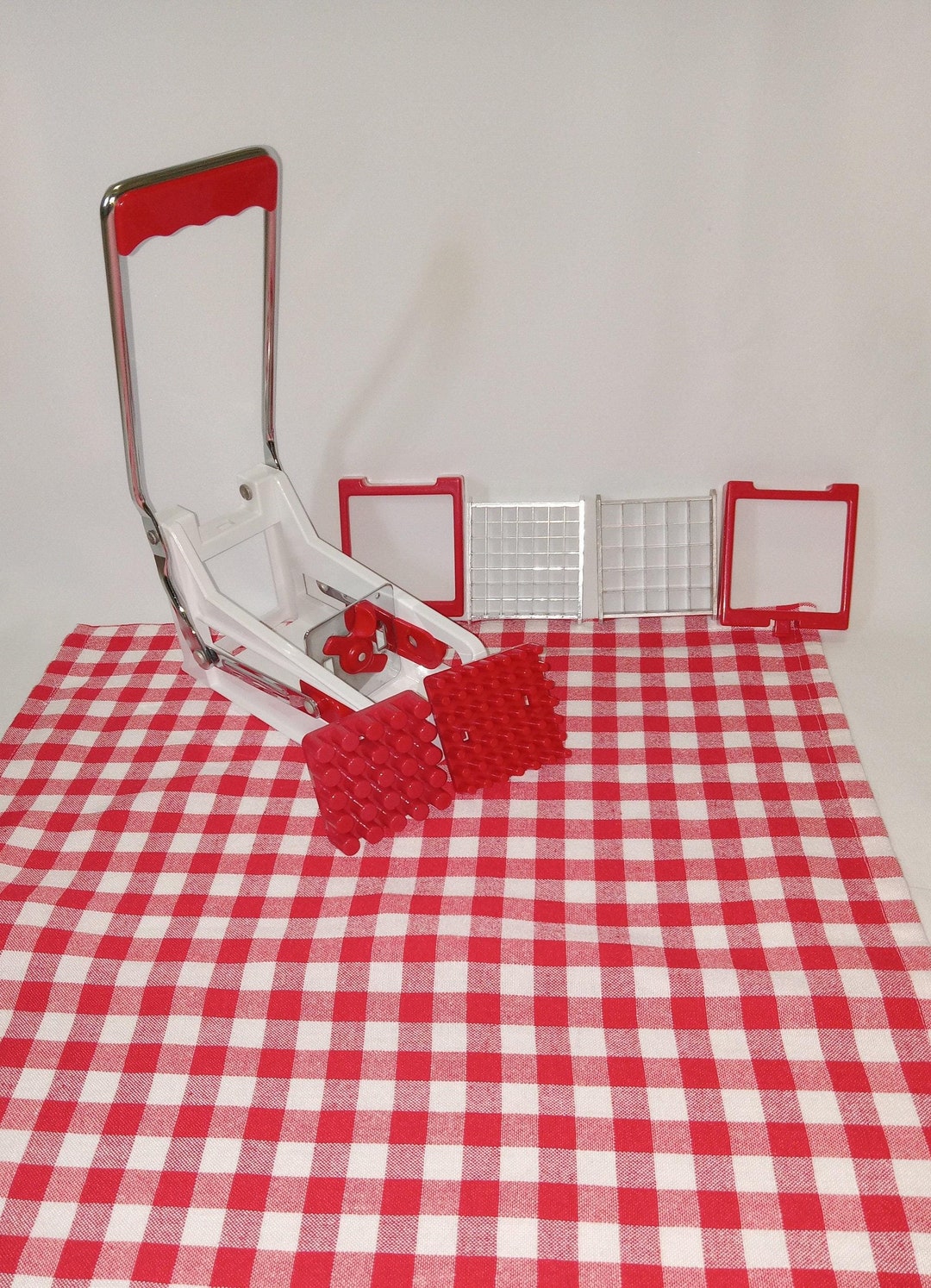 Ki Mee Kitchenware Unlimited Potato Chipper. With 2 Sizes of ...