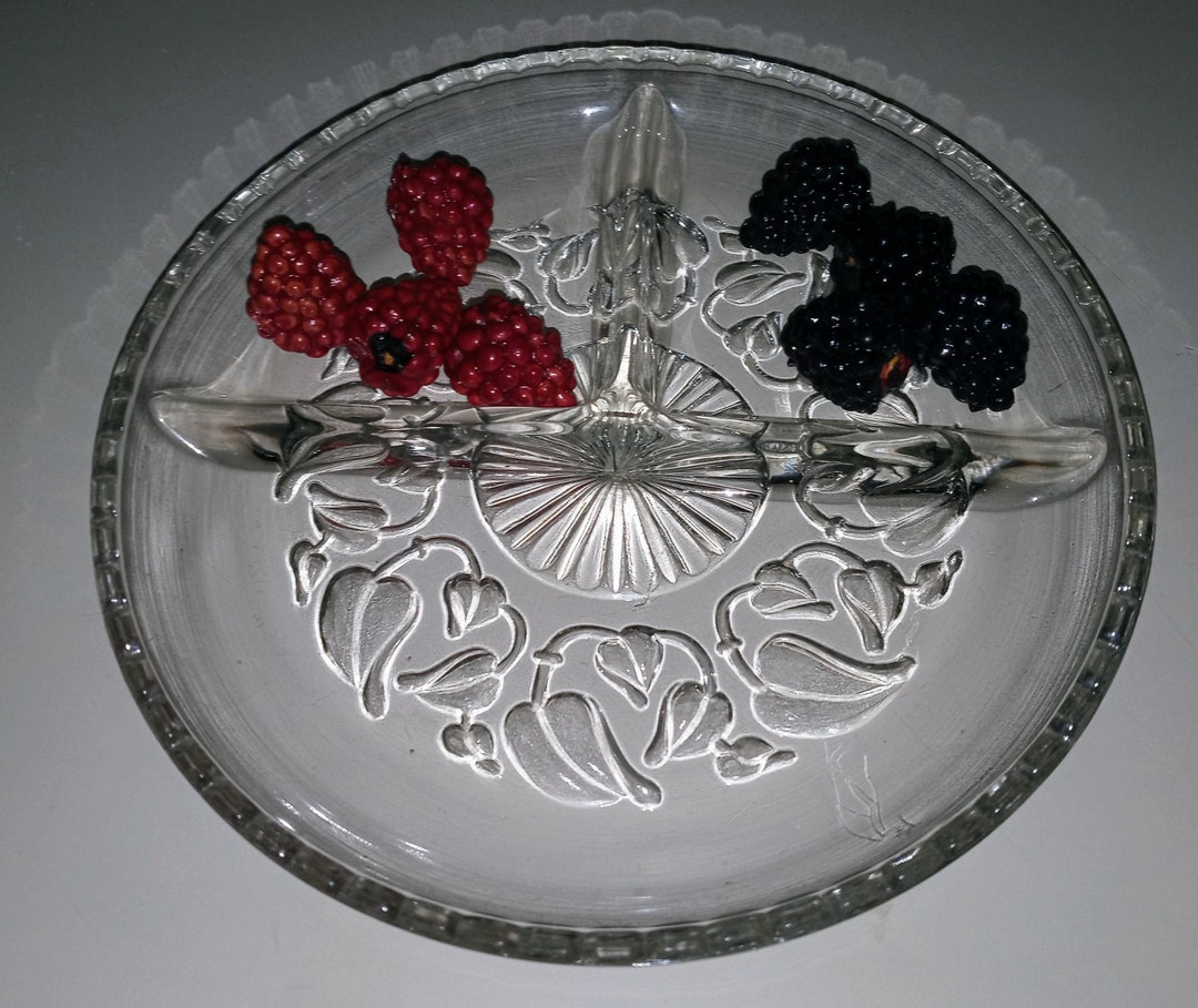 Vintage 3 Section, Divider Plate. Clear Glass With Ivy Leaf Pattern - Etsy