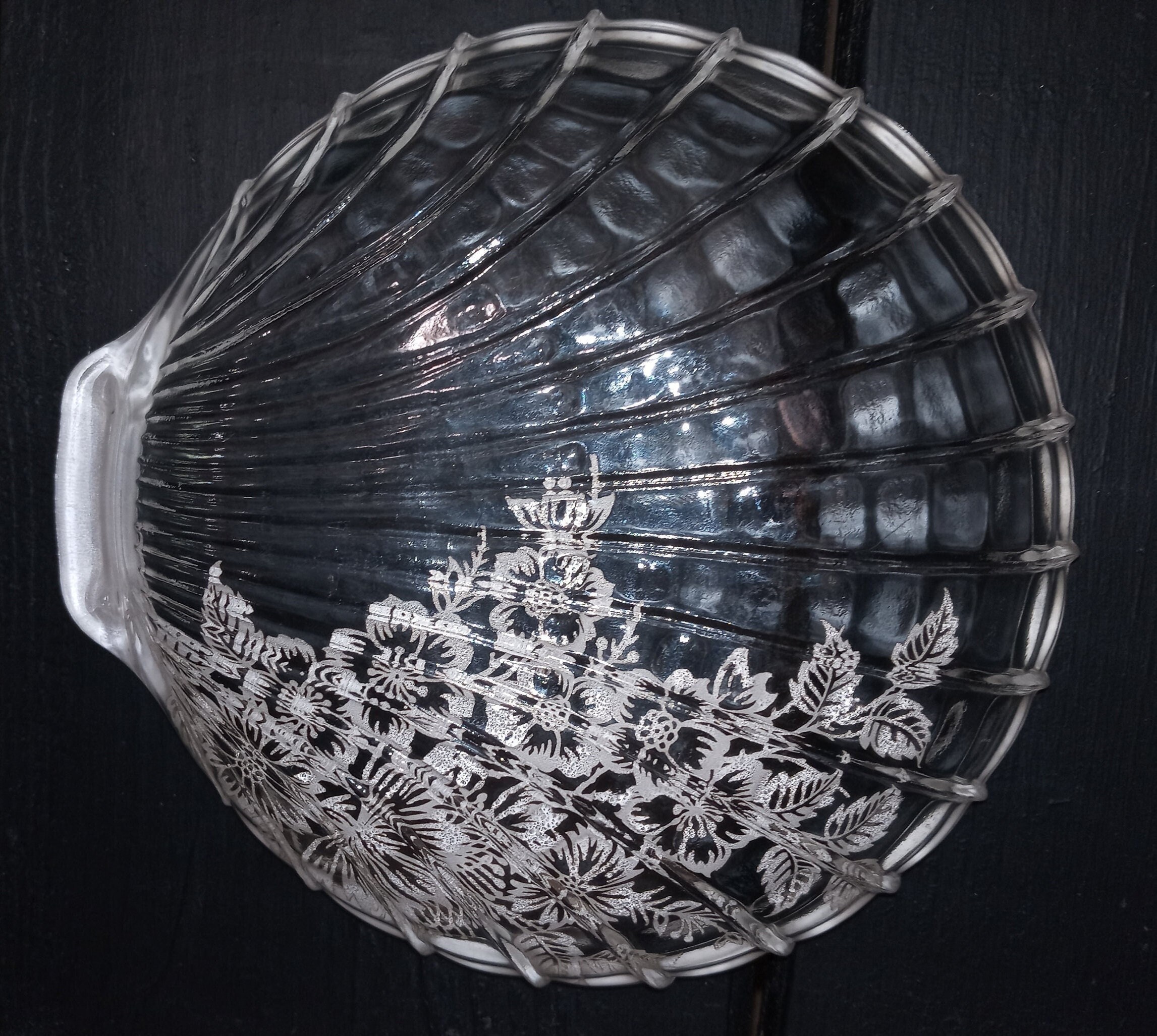 1940's Silver City Glass Company, Glass Shell Shaped Bowl With ...