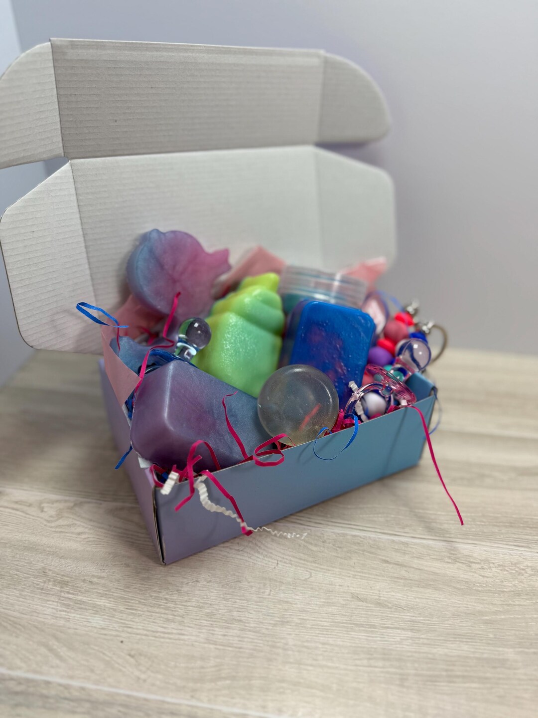 Baby Gender Reveal Soap Basket, Cut to Reveal Pink or Blue Soap Gift ...