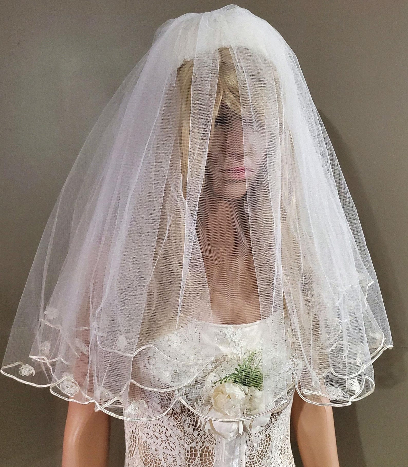 Vintage Cap Veil/ Vintage Bridal Veil/1960's Jackie Onassis Style Cap ...