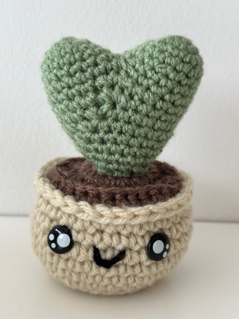 Crochet Love Heart Succulent Pattern. Beginner Friendly PDF Pattern ...