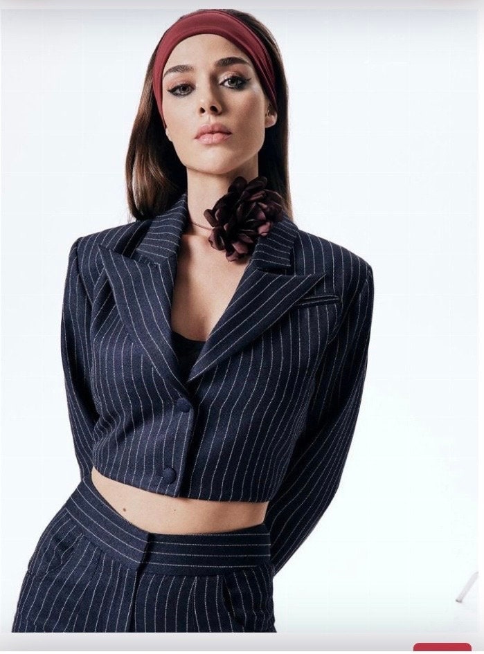 Hello Magazine Turkey January 2024 Bensu Soral / Worldwide Fast ...