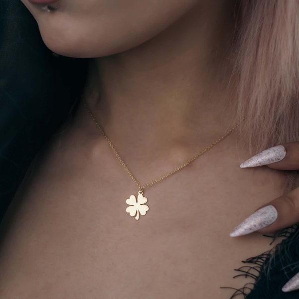 Clover Necklace - Etsy