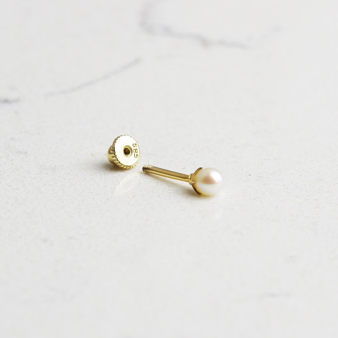 14K Solid Gold Pearl Helix Piercing: Elegant 18G Earring - Etsy