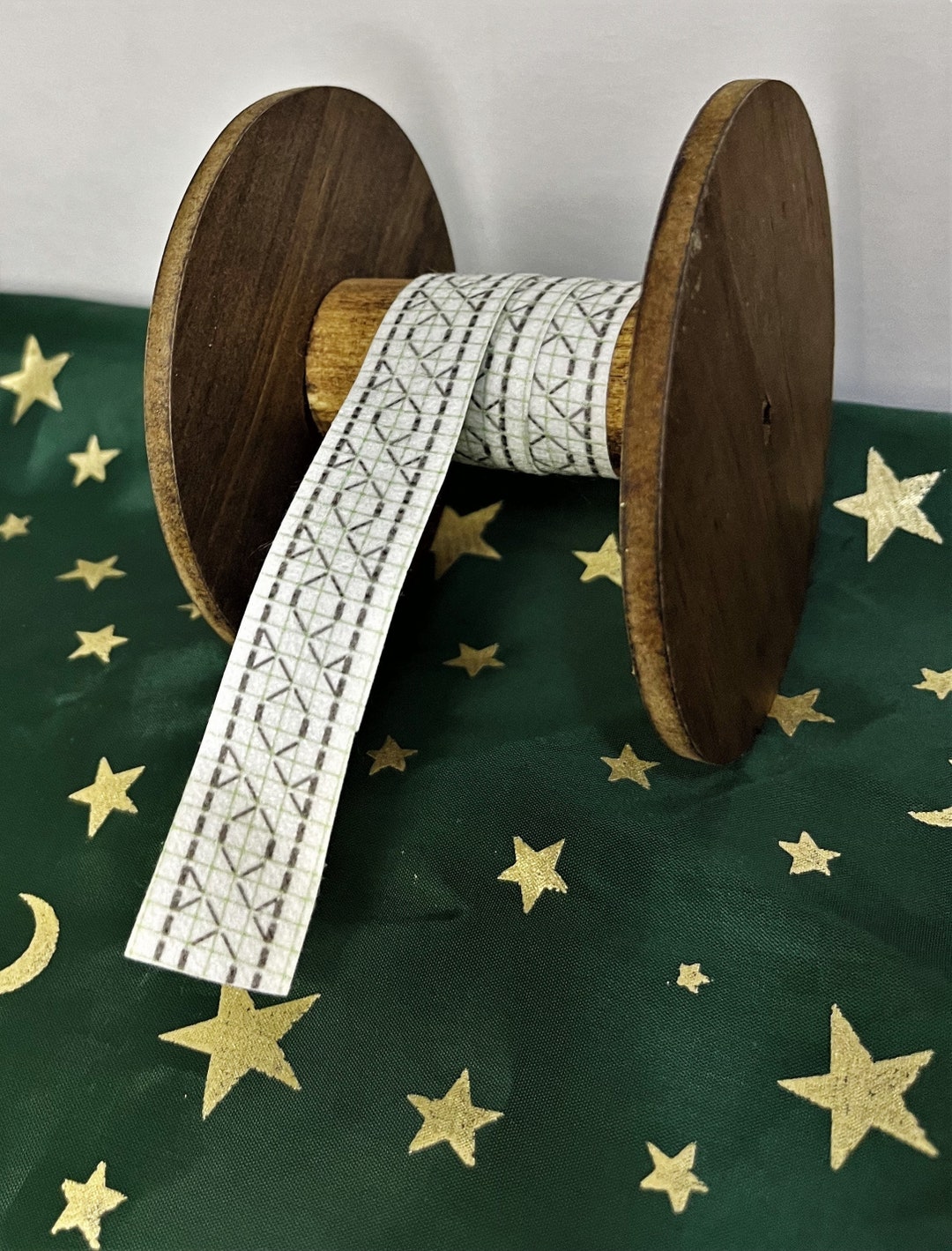 Twisted Rope Elegance: Beginner's Historical Embroidery for Renaissance ...