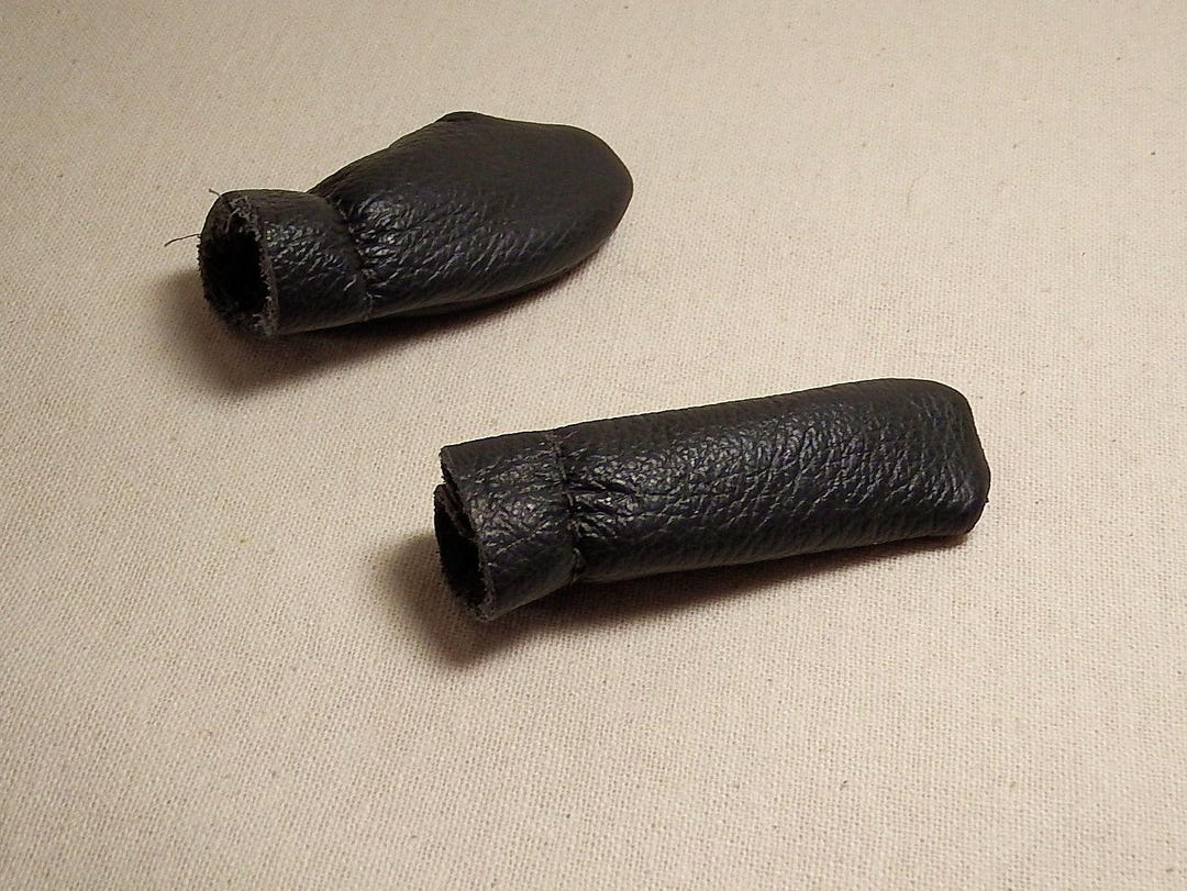 Leather Thimbles: Protect Your Fingers With This Comfortable Leather Thimble, Ideal for Hand ...