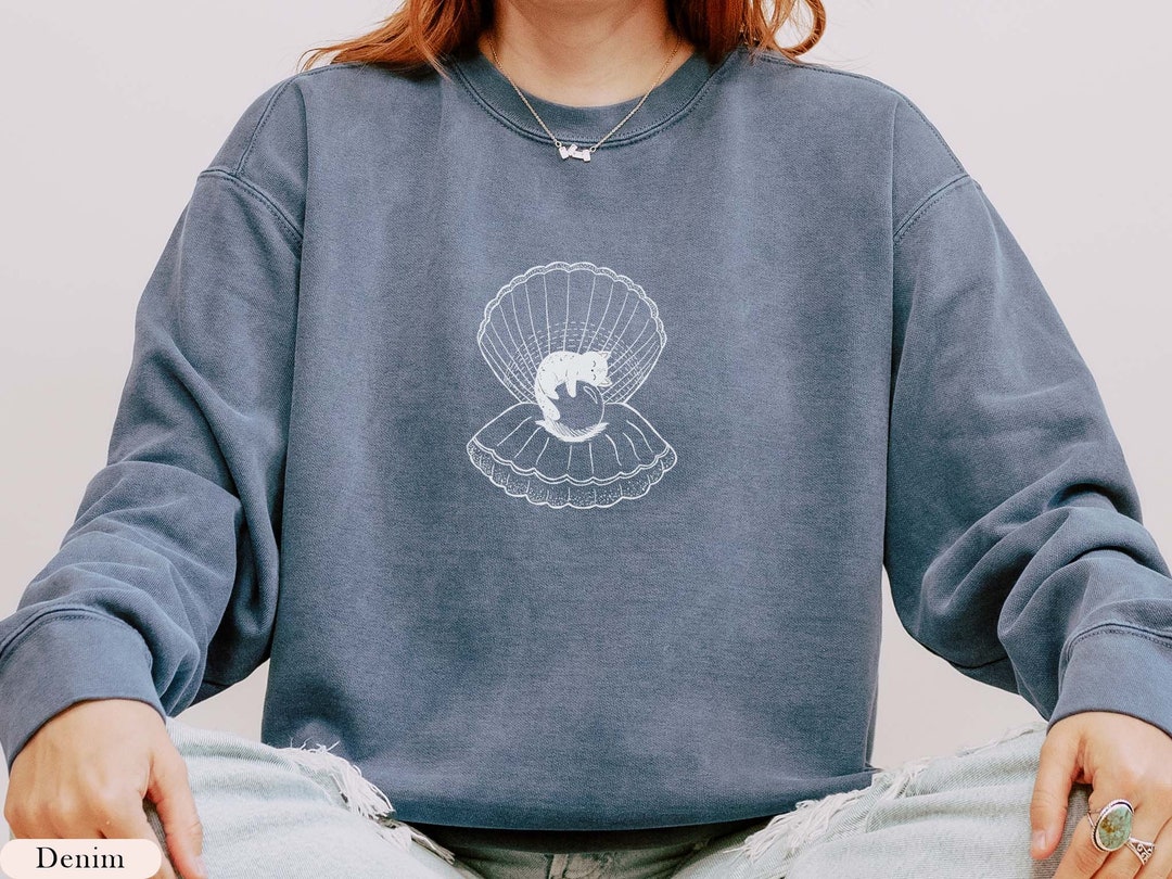 Comfort Colors® Shell Pearl and Cat Sweatshirt, Line Art Seashell ...