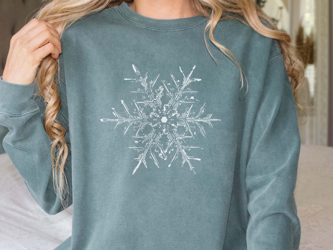 Comfort Colors® Vintage Snowflake Sweatshirt,aesthetic Snowflake Tee ...