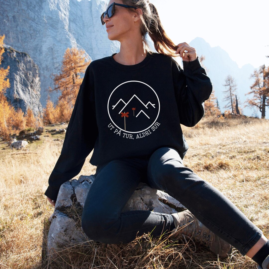 Norwegian Mountain Trail Mark Sweatshirt, Ut Pa Tur Aldri Sur Summit ...