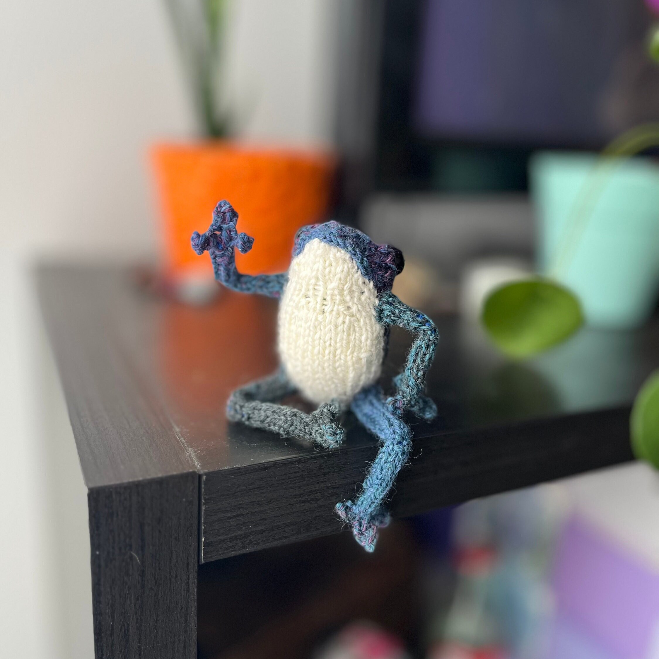Customizable and Posable Knit Frog and Sweater - Etsy