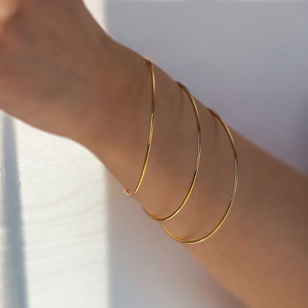 Gold Thin Round Bangles, Classic Bangle, Slip-on Bracelet, Set of 3 18K ...