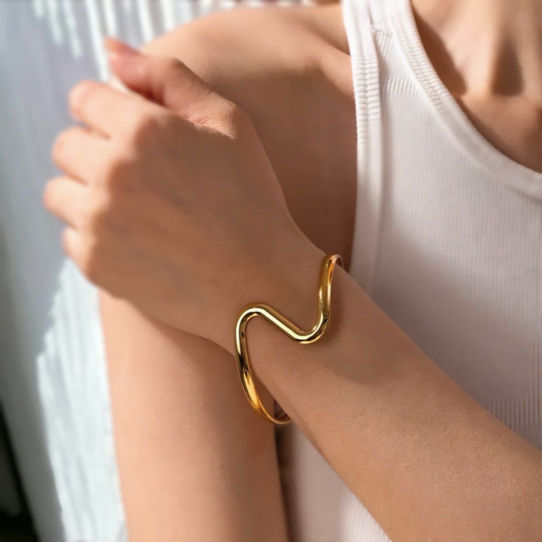 Irregular Wave Cuff Bracelet, 18k Gold Wavy Bracelet, Open Z Shape Cuff Bracelet, 18K Gold ...