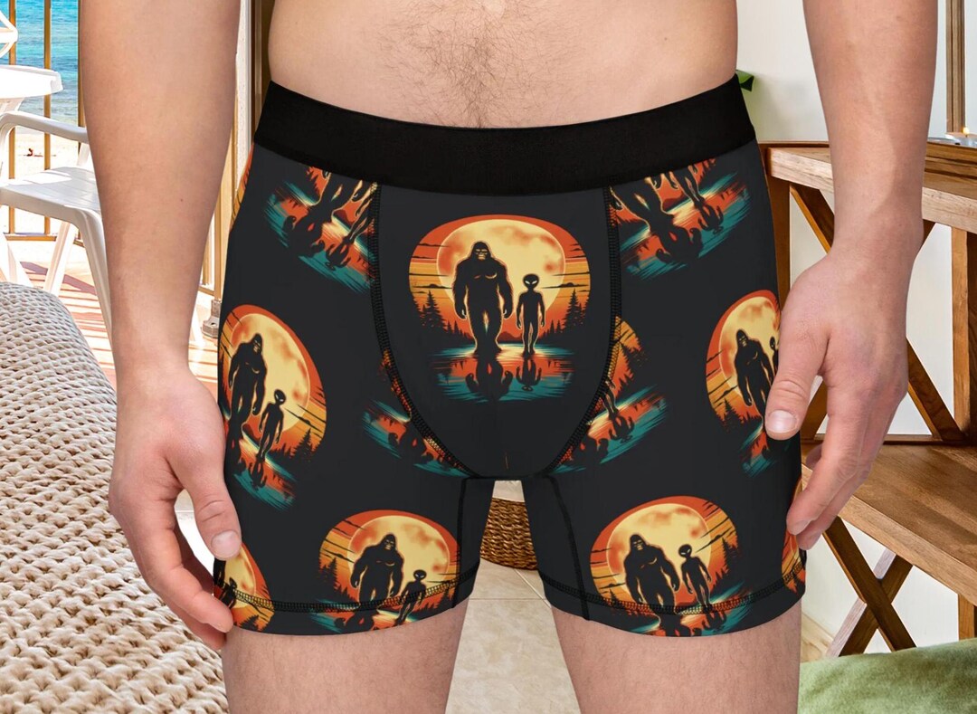 Bigfoot and Alien Men's Boxers, Urban Legend UFO Scifi Valentine's Gift ...