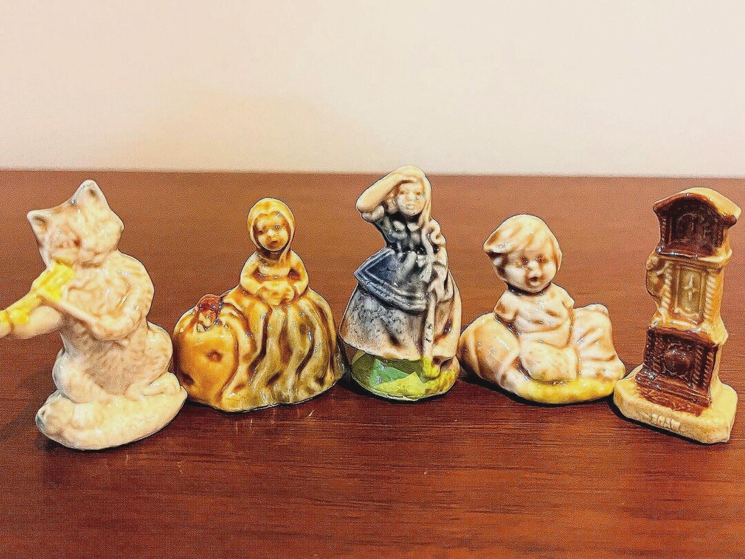 5 Vintage Wade Ceramic Fairytale Figurines. Red Rose Tea Wade ...