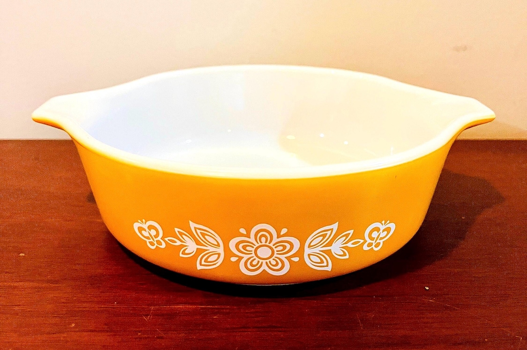 Vintage Pyrex Gold 471 Small Casserole Milk Glass Bowl With Butterflies ...