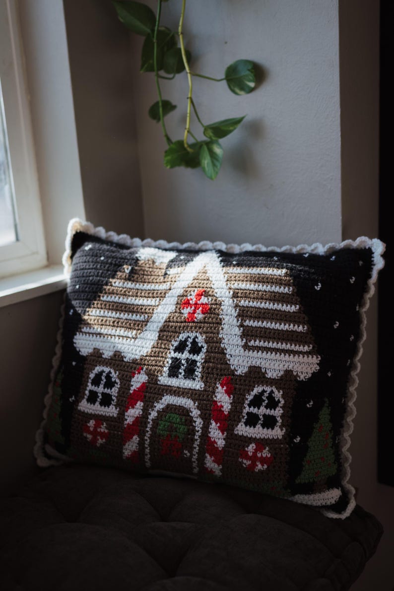 Gingerbread House Tapestry Crochet Pattern / Christmas Pillow - Etsy