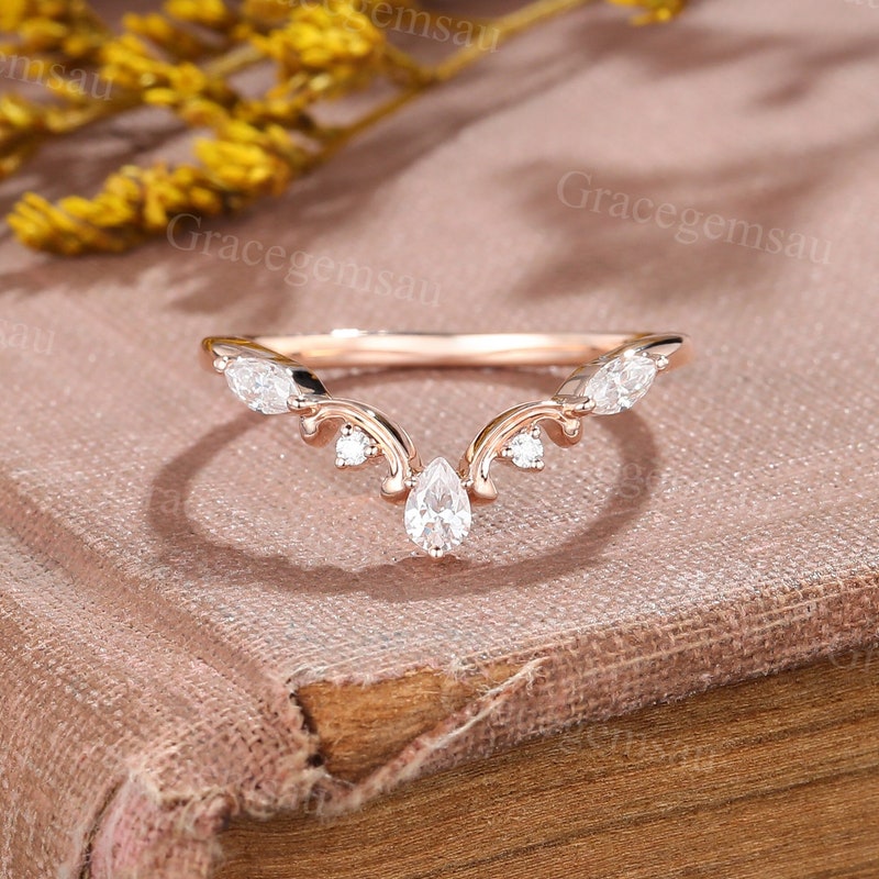 V Shaped Ring - Etsy