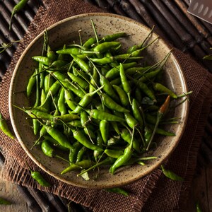 Noom Thai Chili Seeds 10 Organic Green Pepper Seeds, Spicy Home ...
