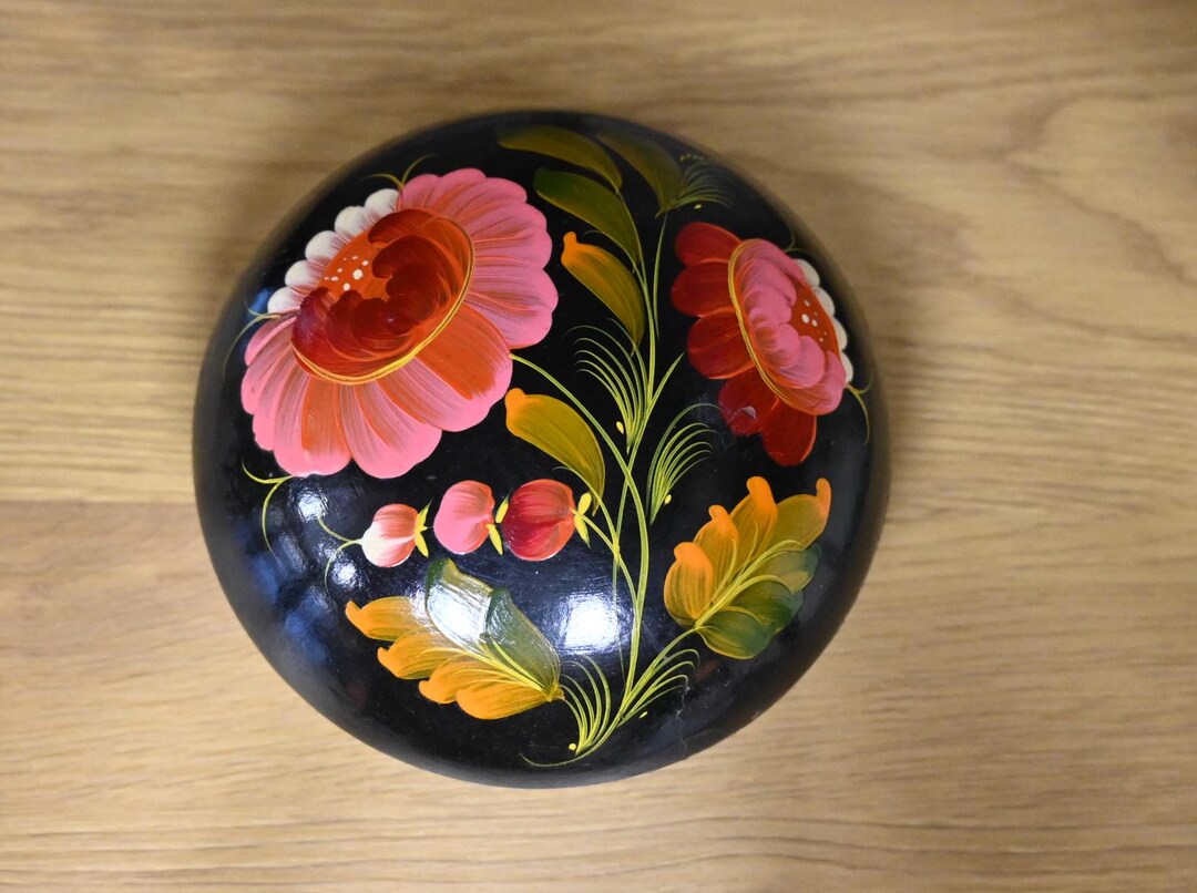 Vintage Slavic Folk Art Dish, Hand Painted Black Lacquer Trinket Bowl ...