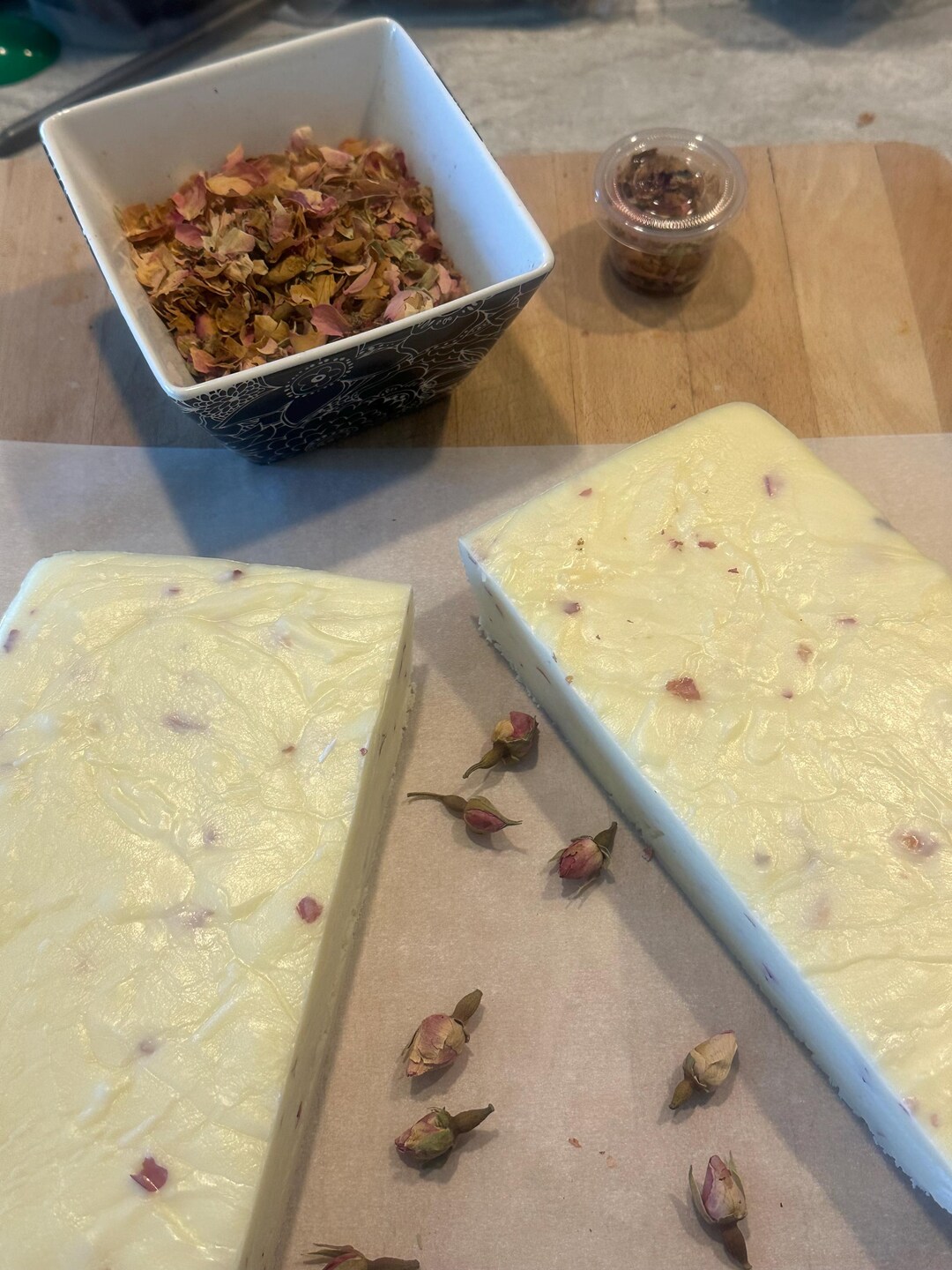 Pink Rosebud White Chocolate Fudge + 1 Oz Container of Dried Rosebuds ...