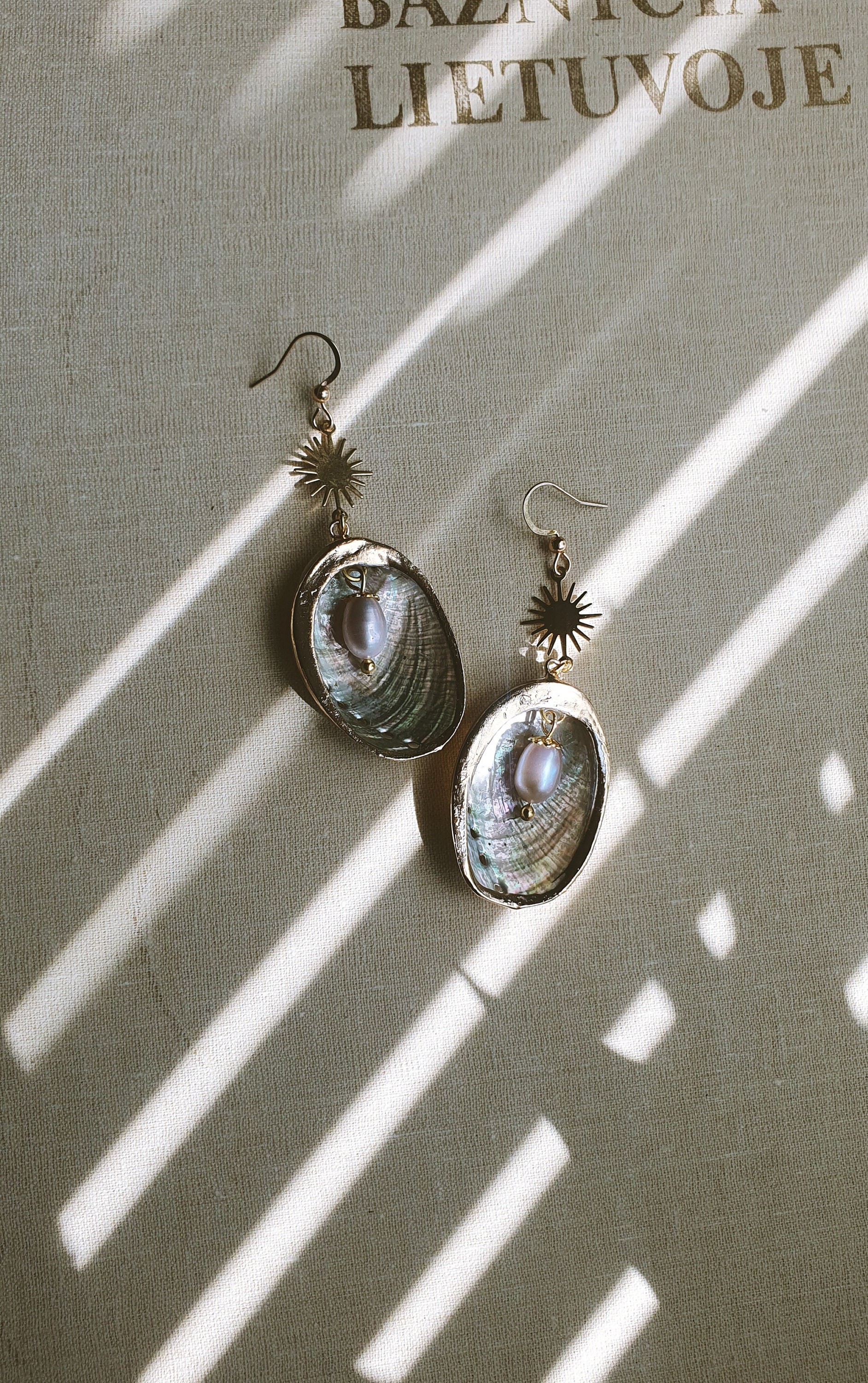 Handmade Baroque and Rennaisance Inspired Natural Shell Freshwater ...