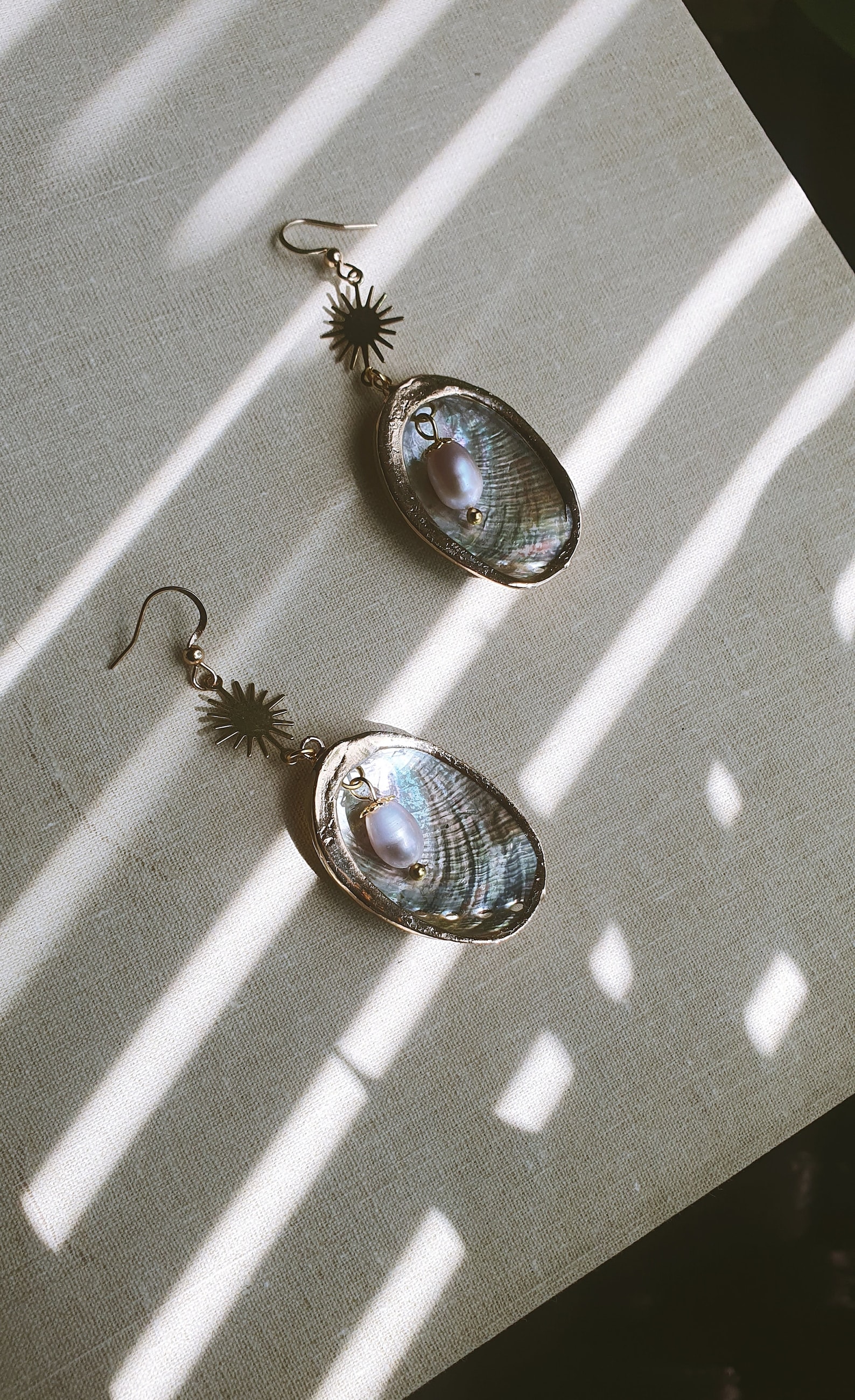 Handmade Baroque and Rennaisance Inspired Natural Shell Freshwater ...