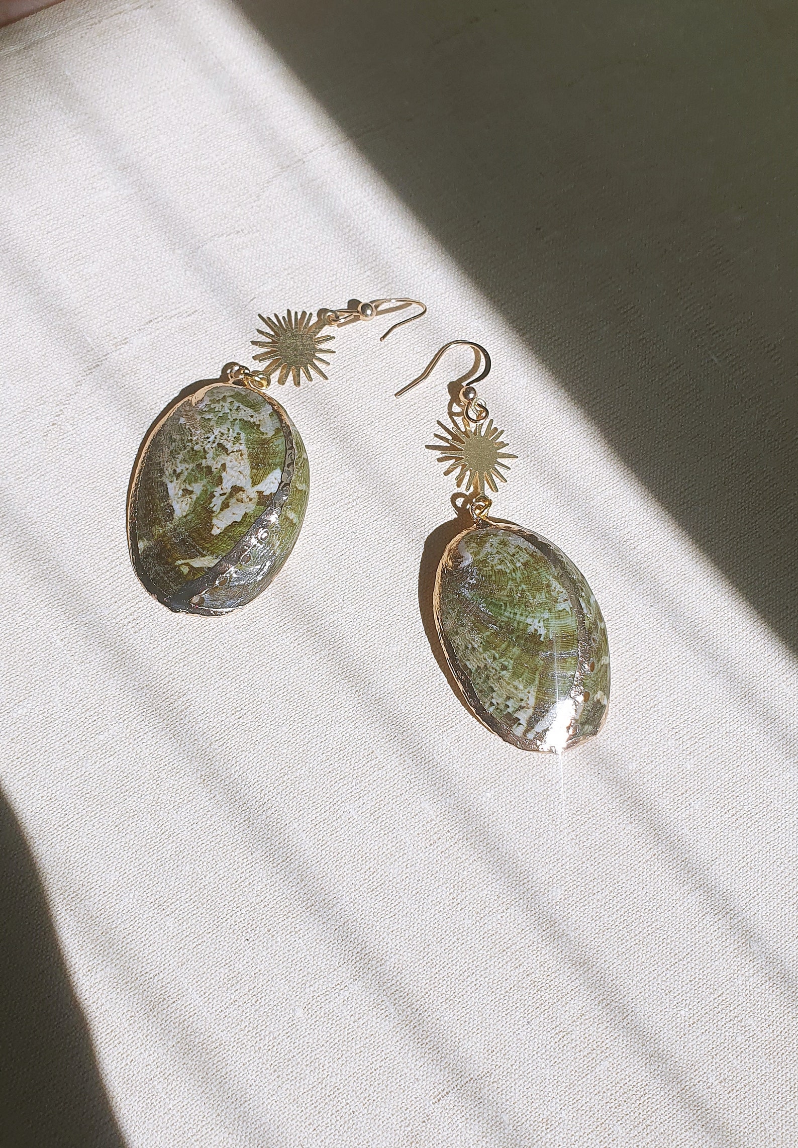 Handmade Baroque and Rennaisance Inspired Natural Shell Freshwater ...