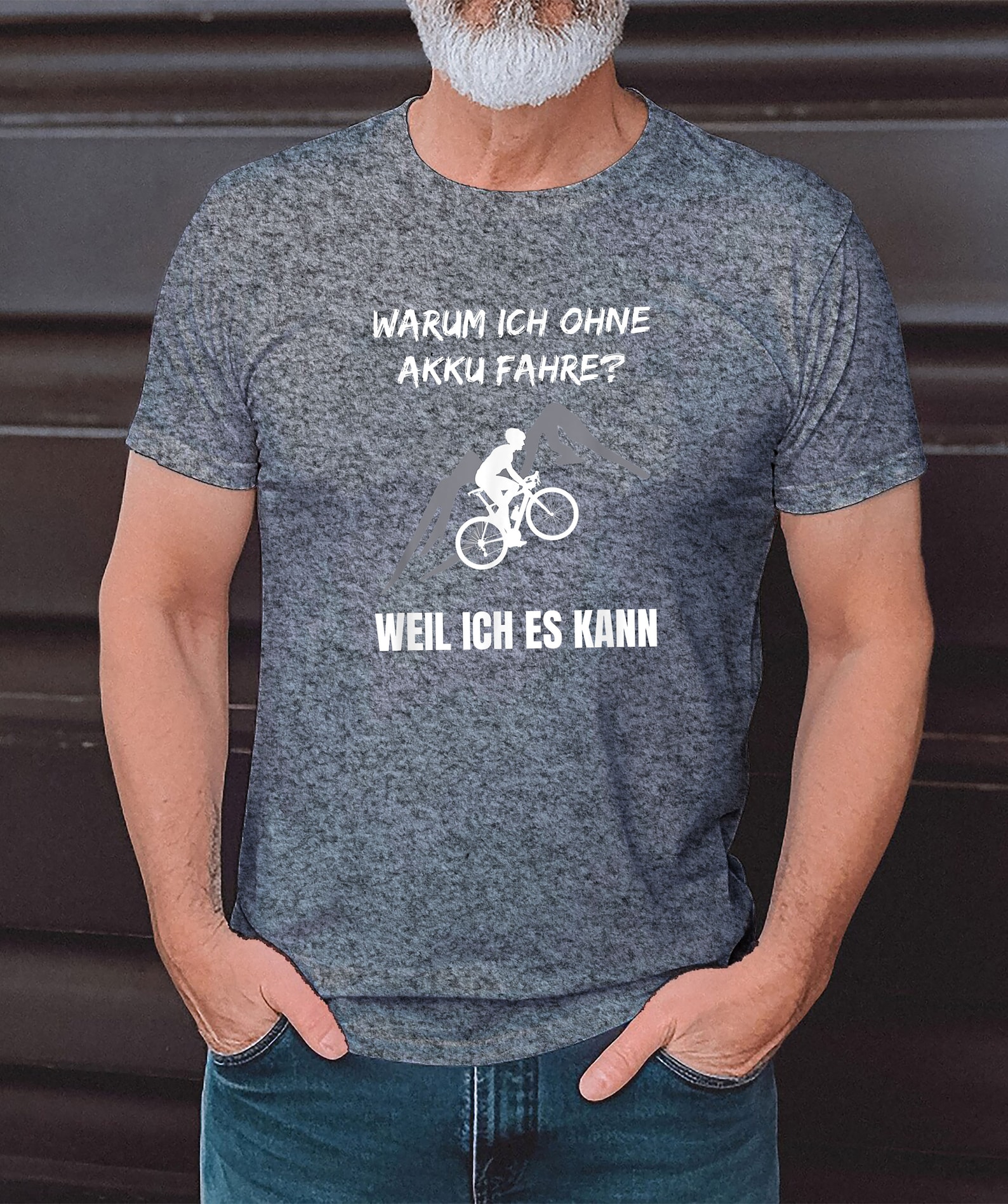 Lustiger Radfahrer Spruch Warum Ich ohne Akku fahre Fahrrad T-Shirt ...