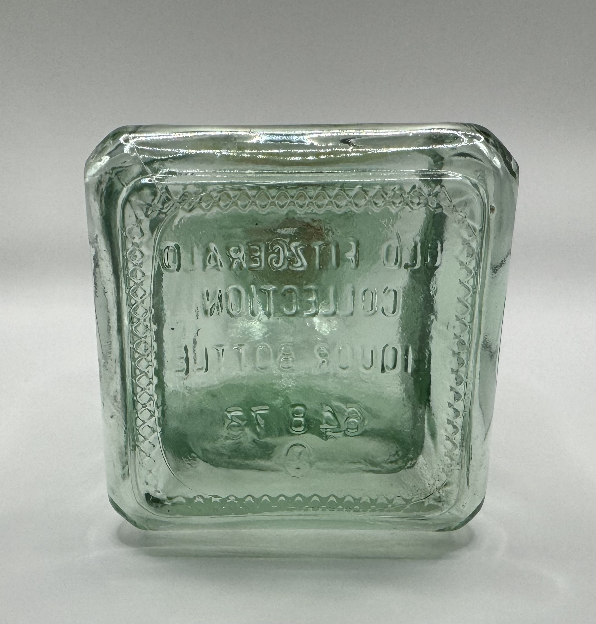 Family Crest Liquor Decanter - Etsy