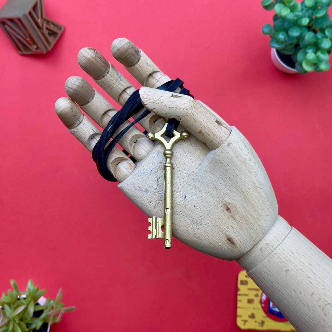 Attack on Titan Basement Key Full Scale Cosplay Prop 3D Print - Etsy