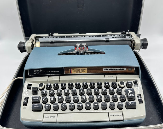 Vintage 1970s Smith Corona Electric Typewriter 220 Automatic W ...