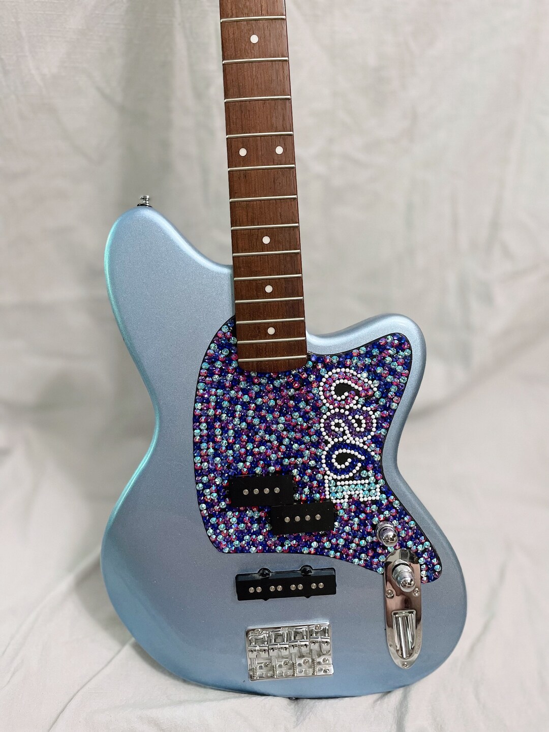 Custom Rhinestone Guitar - 1989 TAYLOR SWIFT Inspired - Etsy