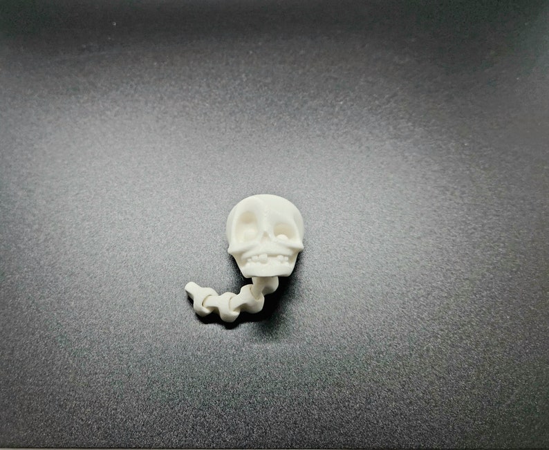 Flexible Skull Keychain - Etsy