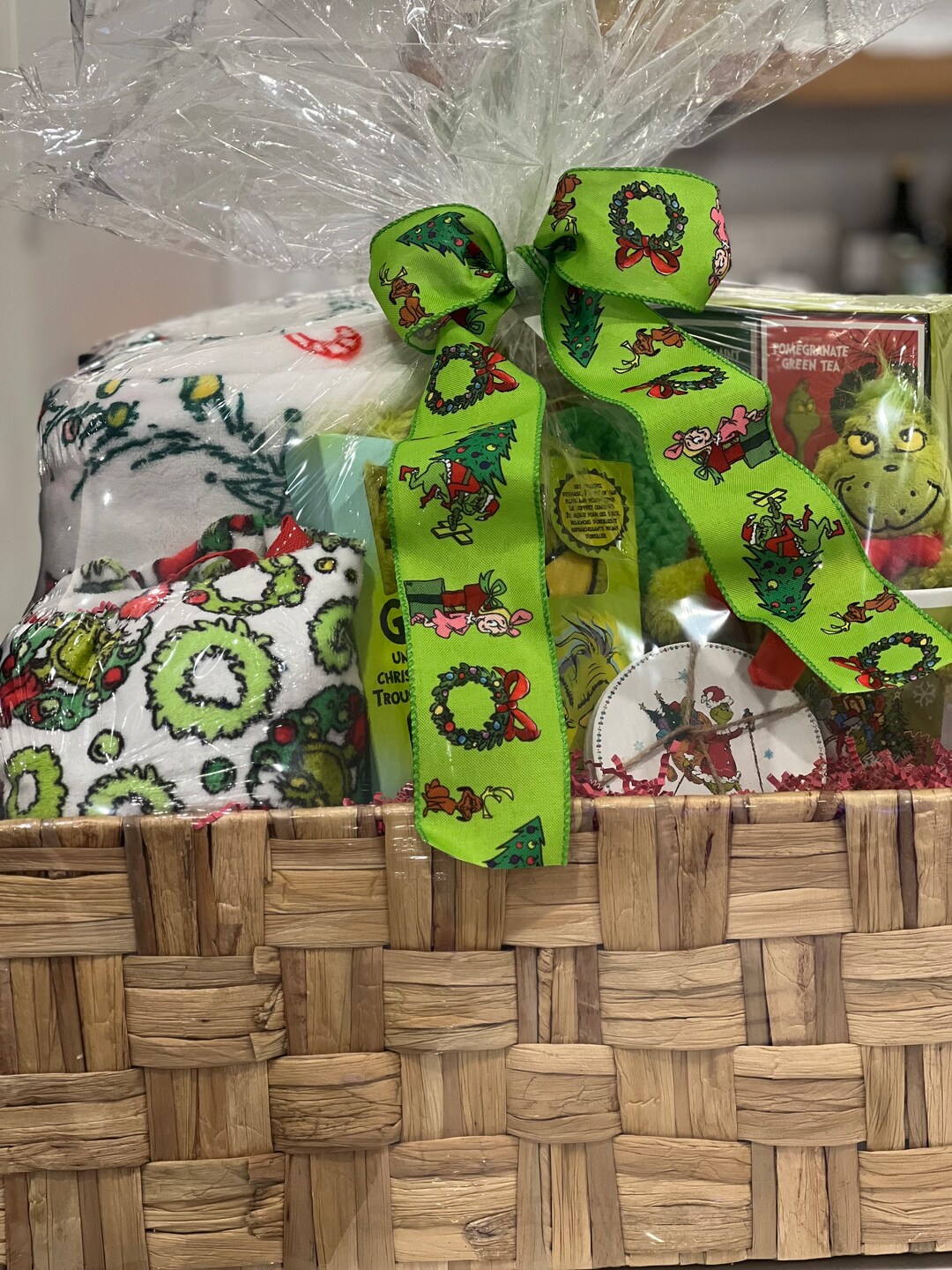 Grinch Cozy Relaxing Gift Basket - Etsy