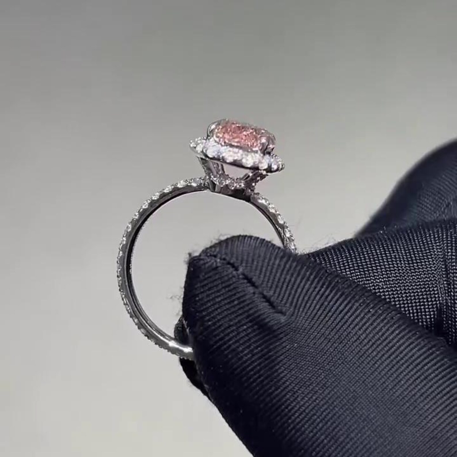 Oval 3.00tcw Fancy Pink Lab Diamond Halo Ring in White Gold | IGI ...