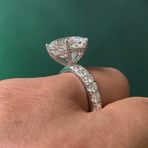 Round 10.48tcw Lab Grown Diamond, EF Color, VS Clarity, Scalloped Pave ...