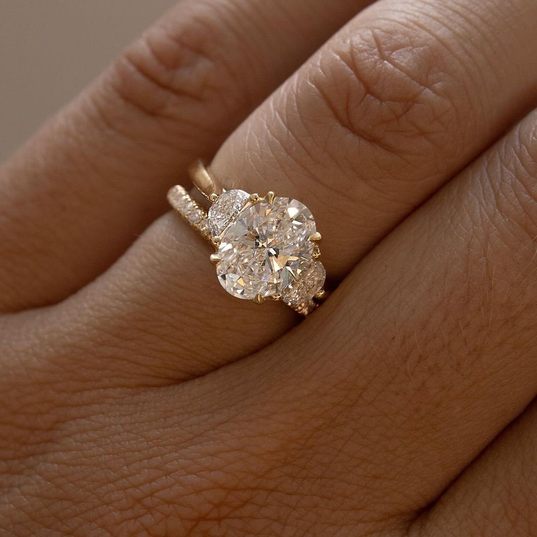 Oval 2.30tcw Lab Grown Diamond, EF Color, VS Clarity, Three Stone ...