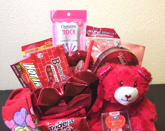 Valentine's Day Gift Basket, Red Themed Gift Basket,snacks & More ...