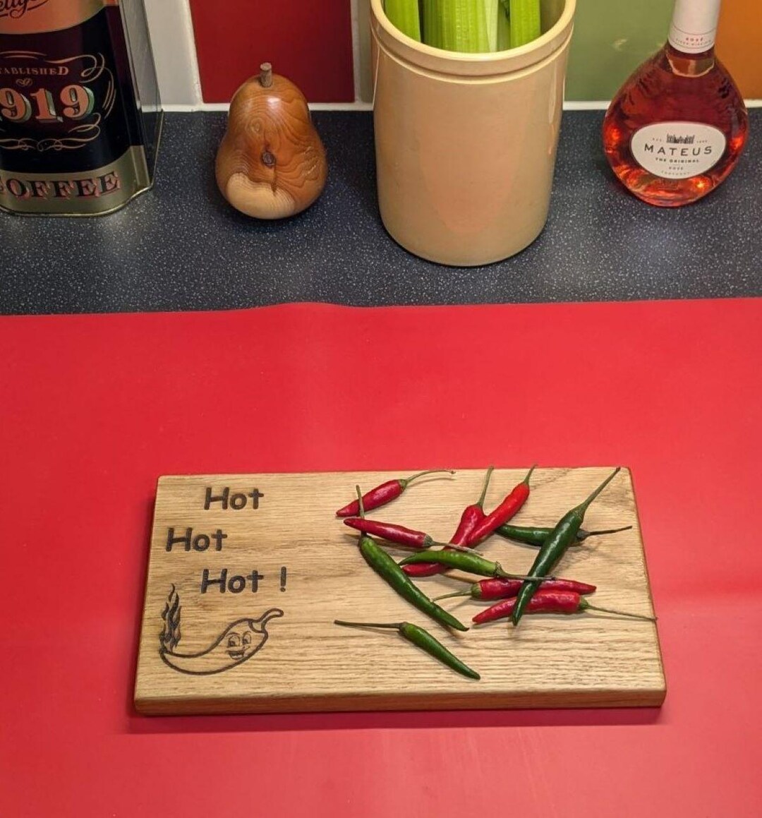 Oak Chilli Chopping Board, Unique Kitchen Accessory, for Chilli Lovers ...